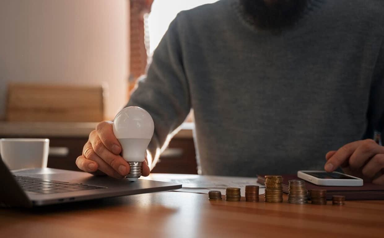 10 Tips for Reducing Your High Energy Bill - Digi Magazine